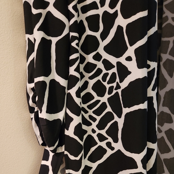 Ashley Stewart | Tops | Ashley Stewart Animal Ruched Sleeve Plus Size ...